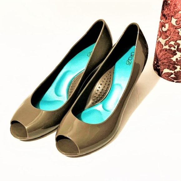 OKA b. | Shoes | Oka B Taupe Solid Rubber Wedge Heels | Poshmark